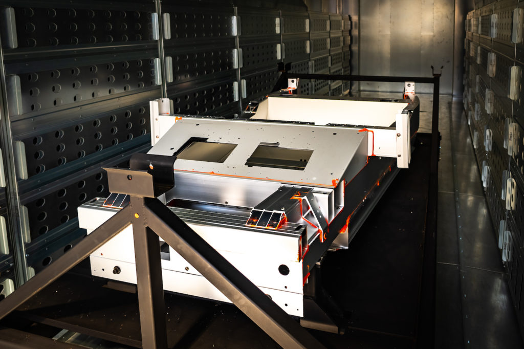 Lotus builds first extruded and bonded aluminium chassis at Hurricane ...